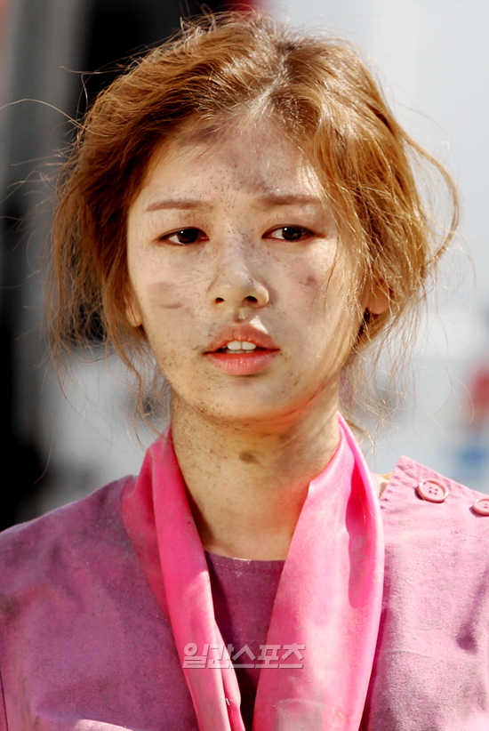 [화보]정소민 재난 상황에도 빛이나는 미모 Jtbc 뉴스