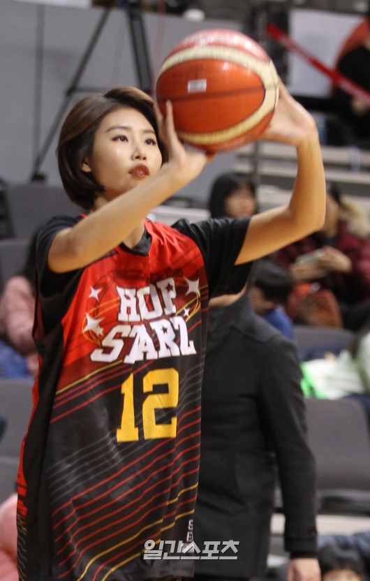 [포토] 강소연 '정교한 3점슛' | JTBC 뉴스