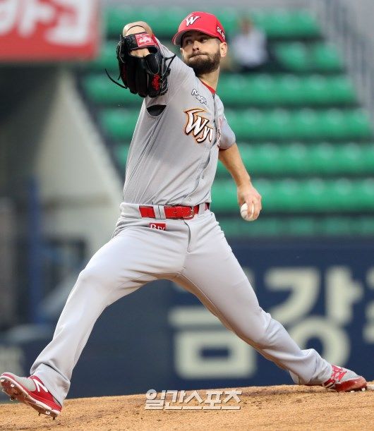 '다이아몬드 8이닝 무실점' SK, LG 꺾고 48승째 | JTBC 뉴스