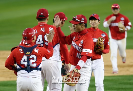 [포토]KIA,1승 남았다~ | JTBC 뉴스