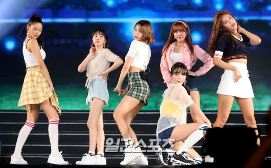 [종합IS] #V하트비트 #떼창 #팬이벤트..베트남 뜨겁게 달군 효민 AOA | JTBC 뉴스