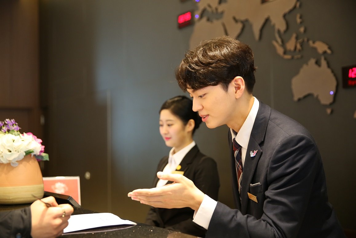 한호전 "호텔경영학과, 전체 수업 70% 이상 실습 위주 강의" | JTBC 뉴스