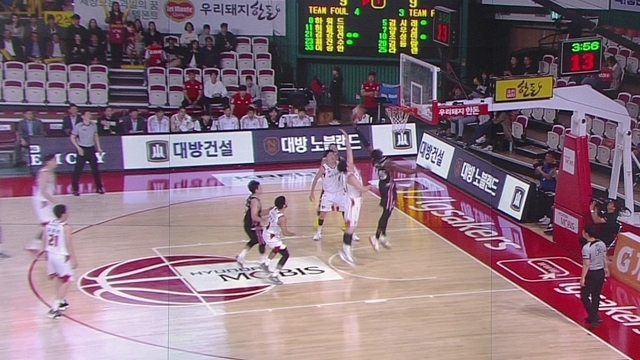 '라렌 30득점 맹활약' LG, 오리온 꺾고 개막 5연패 탈출 | JTBC 뉴스