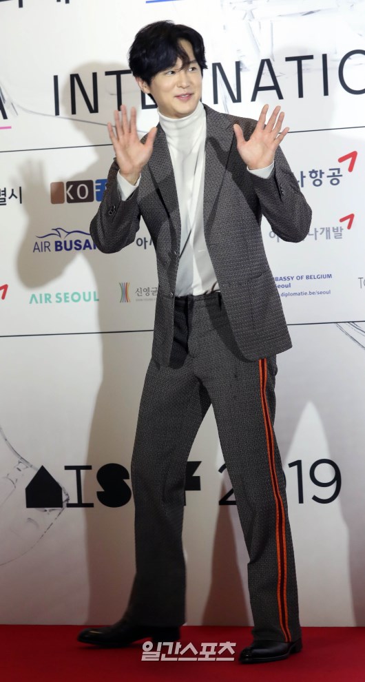 [포토] 권율 '축하해요 단편영화제' | JTBC 뉴스