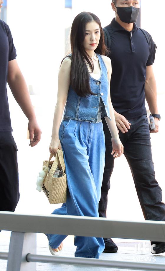 레드벨벳, 여름 공항 패션으로 시선집중 | JTBC 뉴스