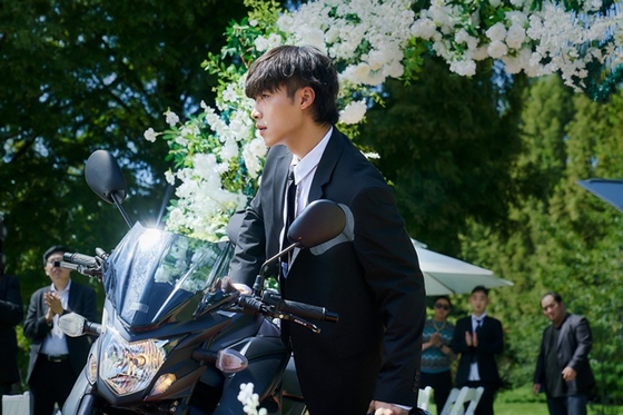 넷플릭스 'Mr. 플랑크톤', 우도환·이유미·오정세 캐릭터 맛집 | JTBC 뉴스