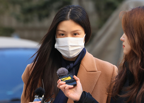 '입시비리 혐의' 조민, 2심도 벌금 1000만원…"원심판단 정당" | JTBC 뉴스